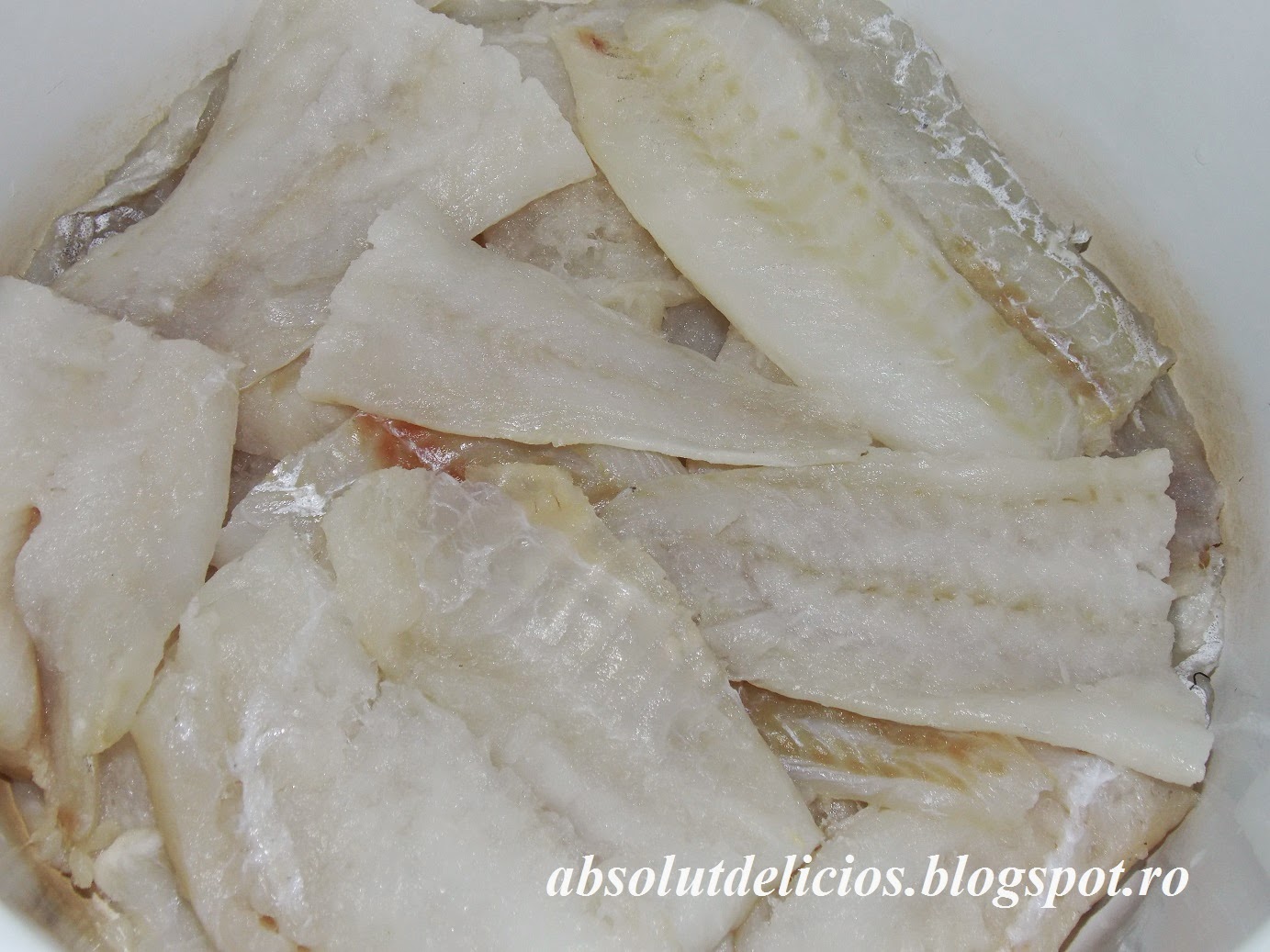 Absolut Delicios: FILE DE COD LA CUPTOR CU SOS DE ROSII