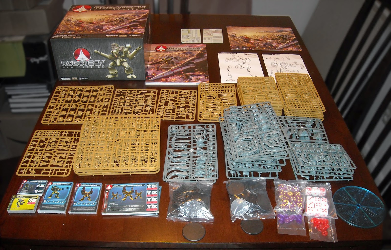 Roebeast's Magical House of Sunshine: Assembling a Robotech RPG Tactics ...