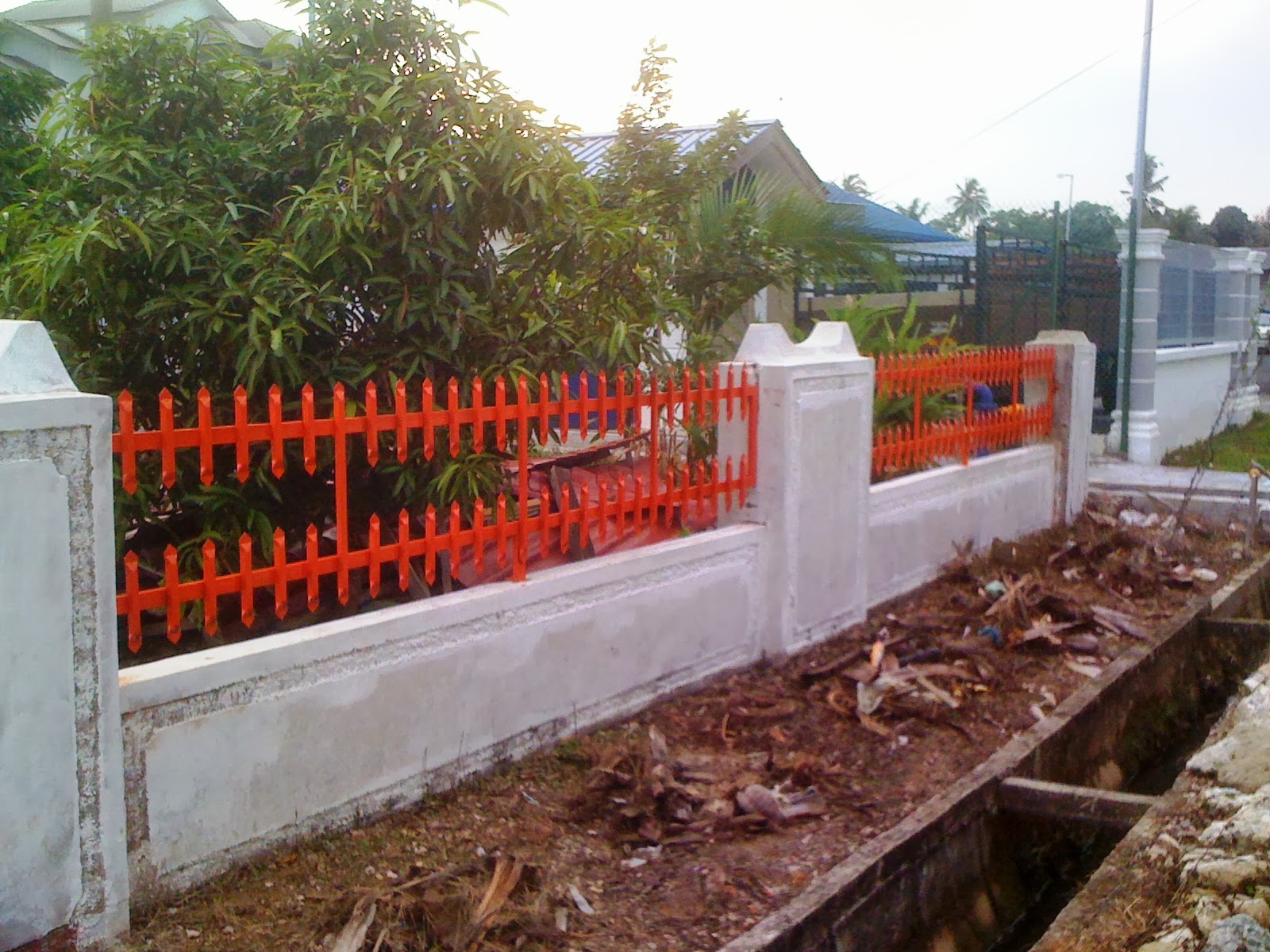 GRILL DAN PAGAR DI JOHOR: EXTRA