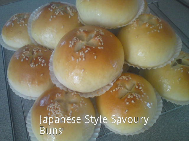Cooking Pleasure: Japanese Style Savoury Buns with Luncheon Meat