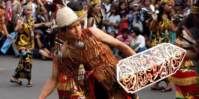 Pulau Kalimantan - THE COLOUR OF INDONESIA