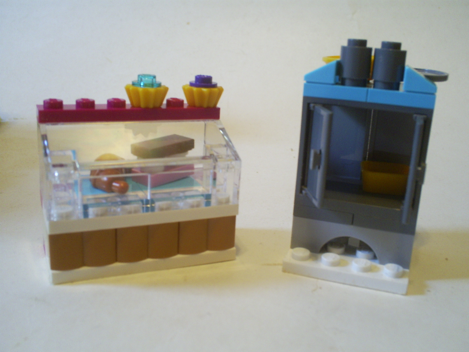 That Figures: REVIEW: Lego Friends Downtown Bakery