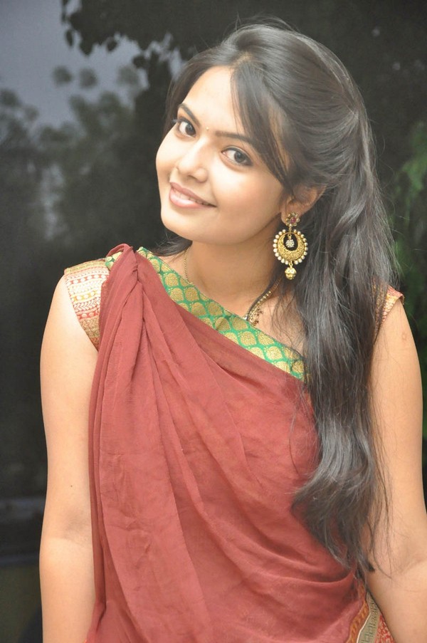 Mereena New Cute Stills | Tollywood,Kollywood Movie Wallpapers,Working ...