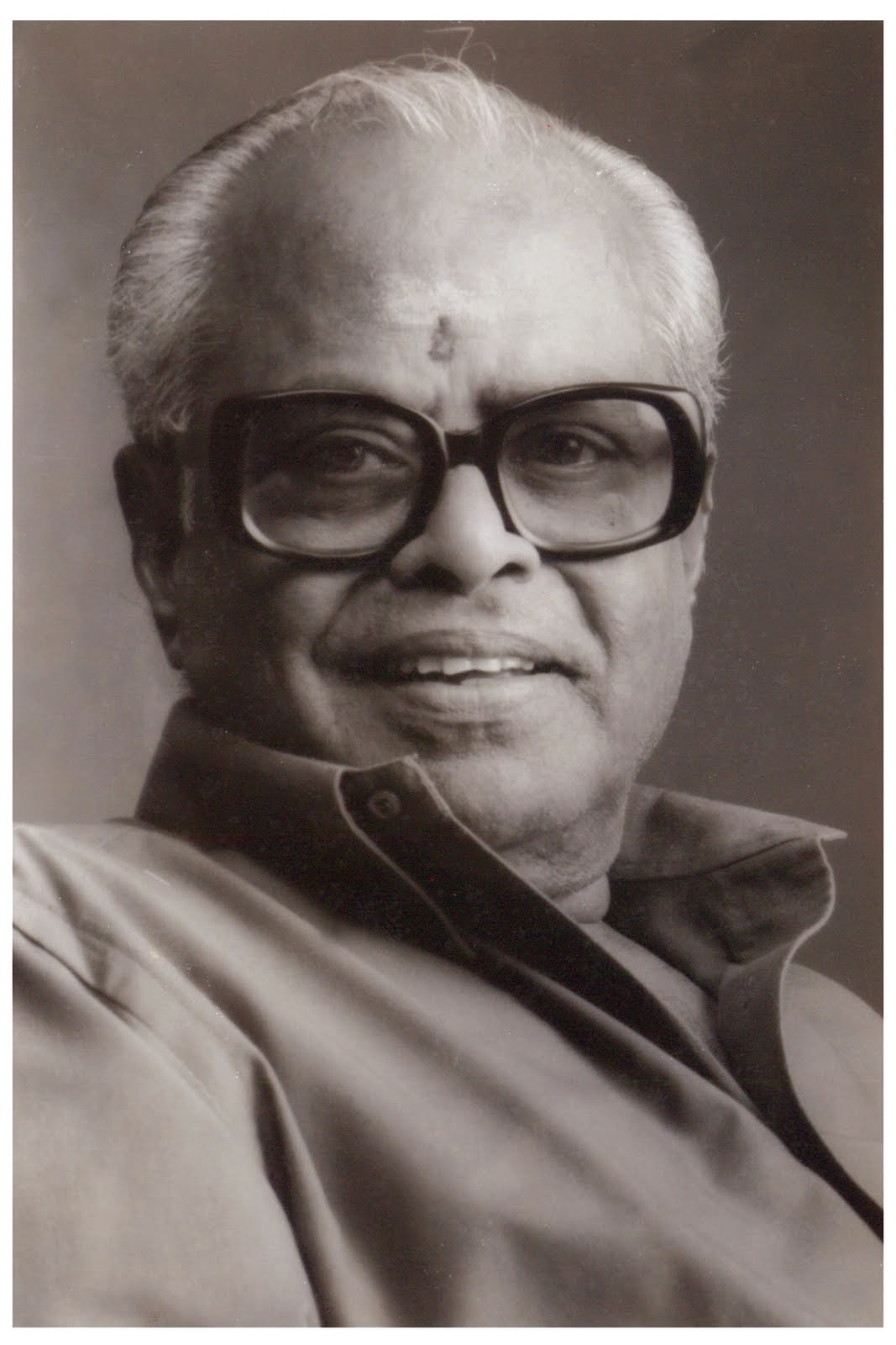 World Of Simbu ™ - © STR 's Fans Web-Blog 2010-2015: RIP K Balachander Sir