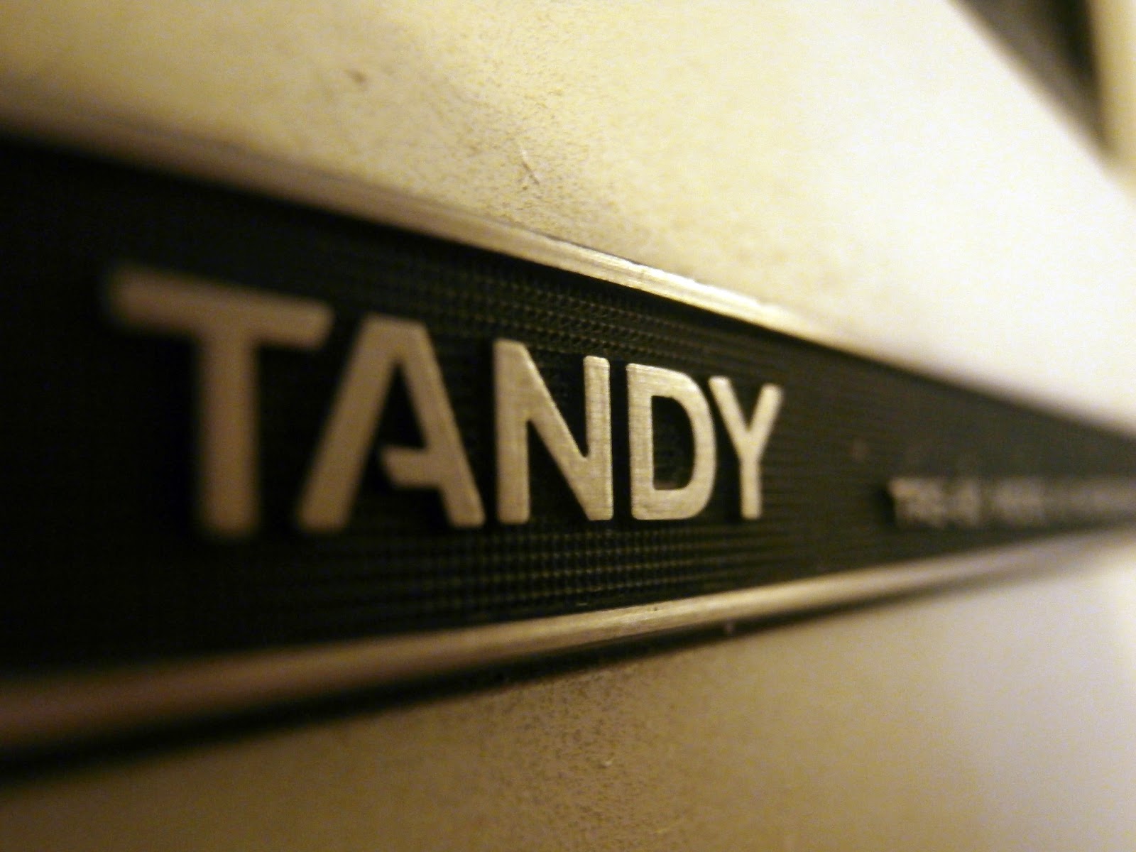 MadPlanet's Gameroom: My "New" TRS-80 Model 4D