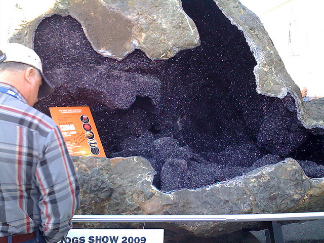 EAST ALTON ILLINOIS ROTARY CLUB: REALLY LARGE GEODES