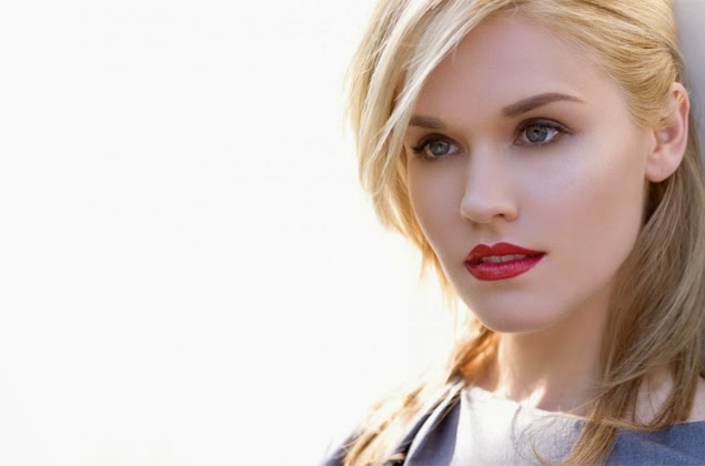 MaxiKiosco: Entrevista a Emily Rose: belleza sobrenatural