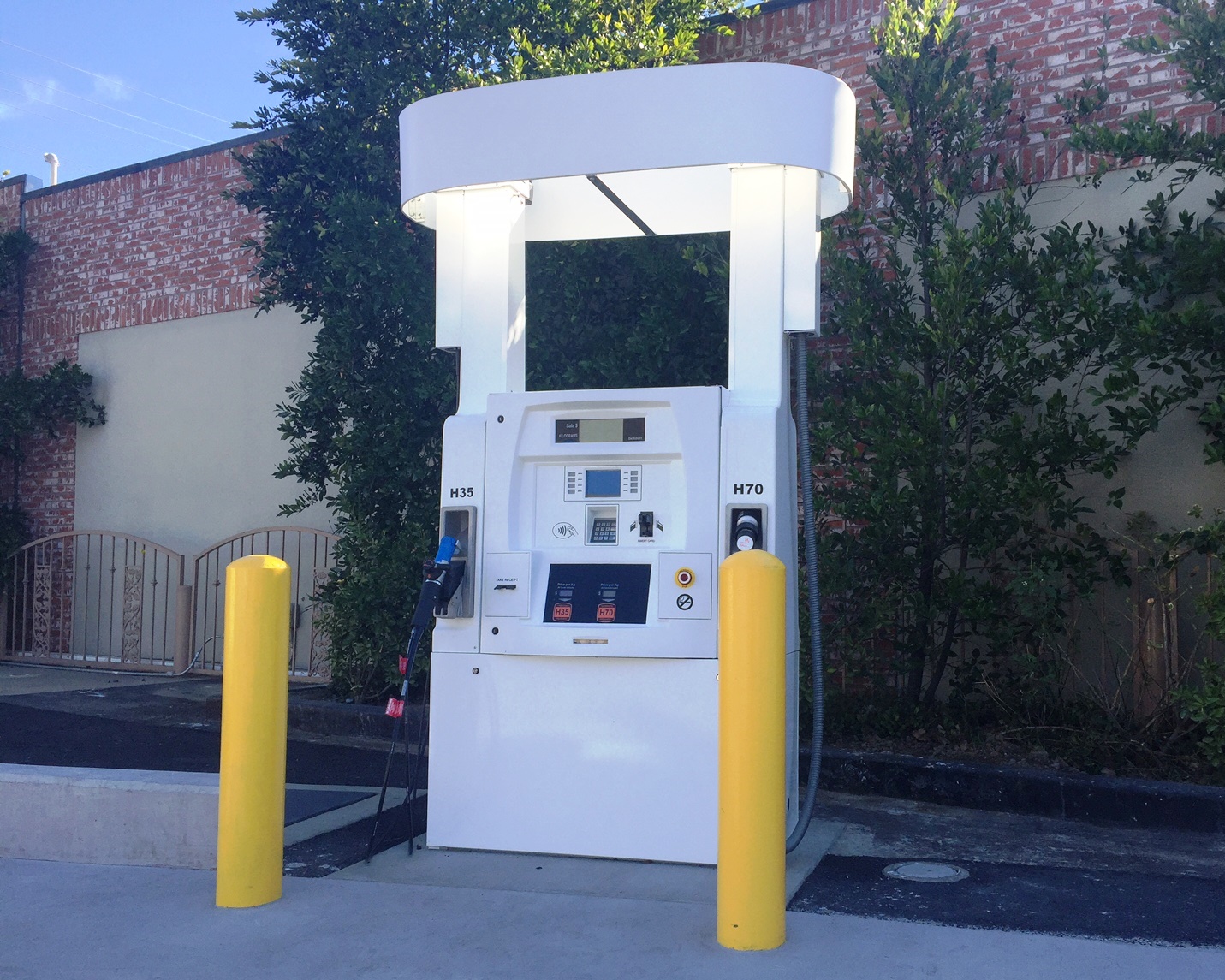 Hydrogen Refueling Network Welcomes Woodland Hills Station - California ...