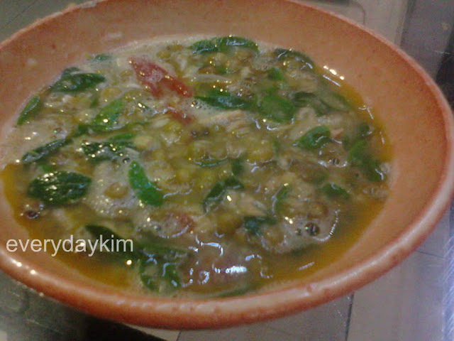 Classic Filipino Monggo Recipe (Mung Bean Stew) | Everyday Kim