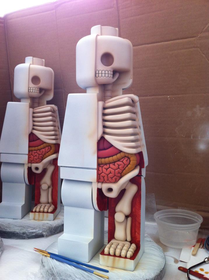 The Anatomy of a LEGO Man (95 Pics)