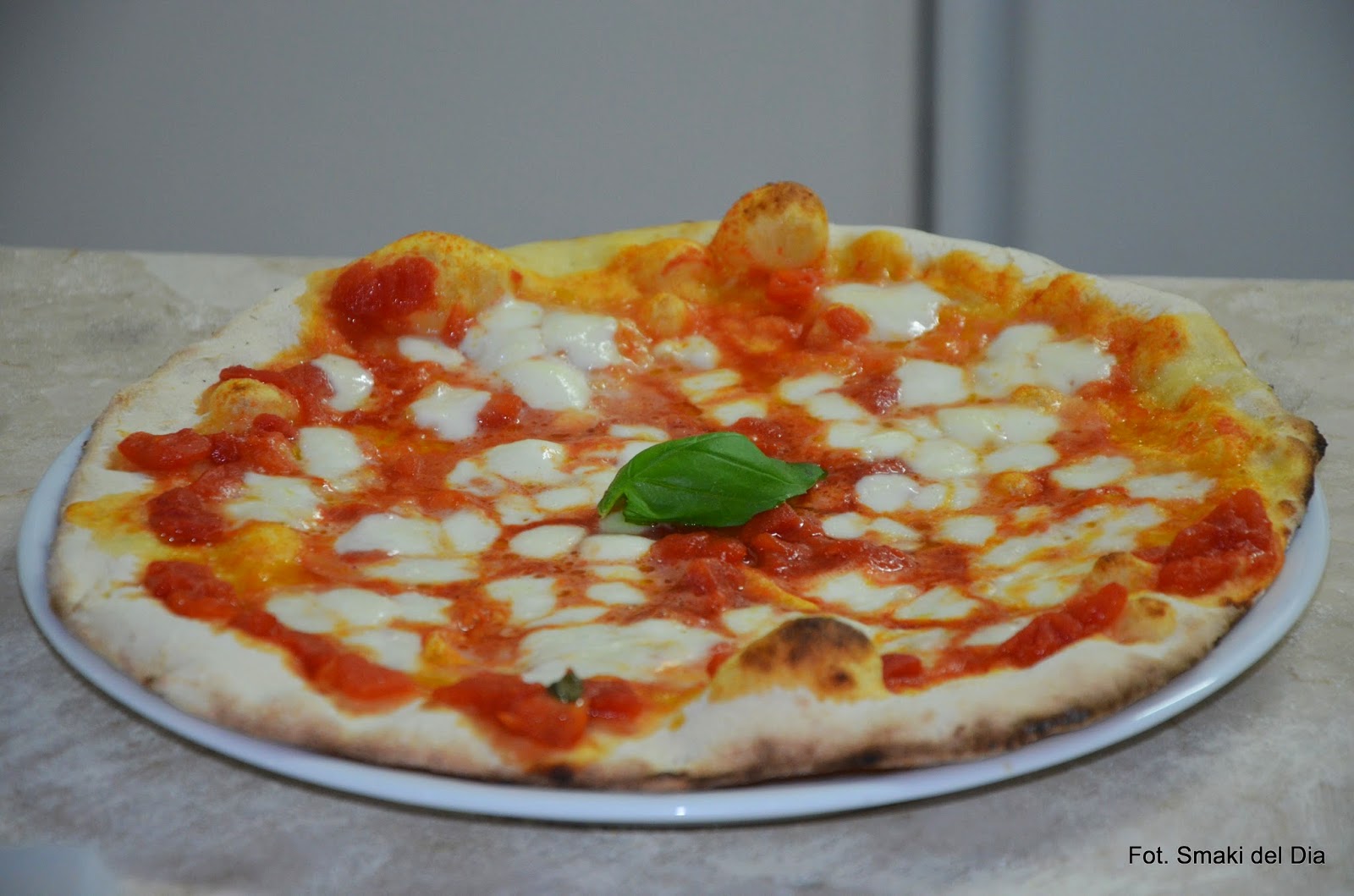 Świat Pachnie Szarlotką: Najlepsza Rzymska Pizza w Warszawie? Cafe d'arte!