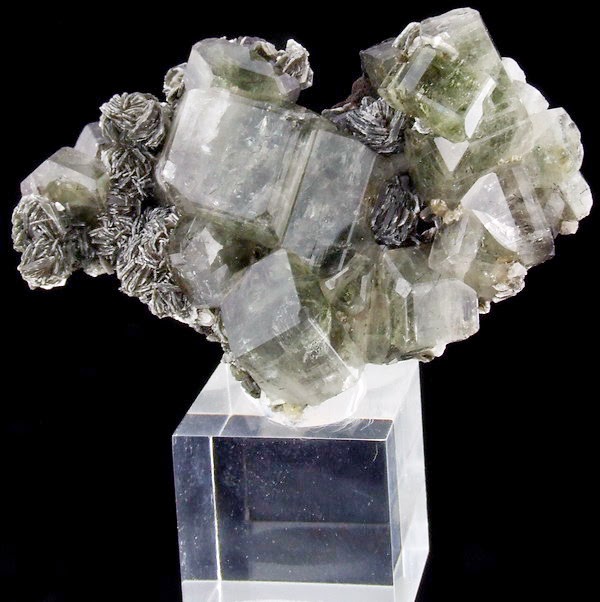 Gemmy Apatite Crystals - Geology In