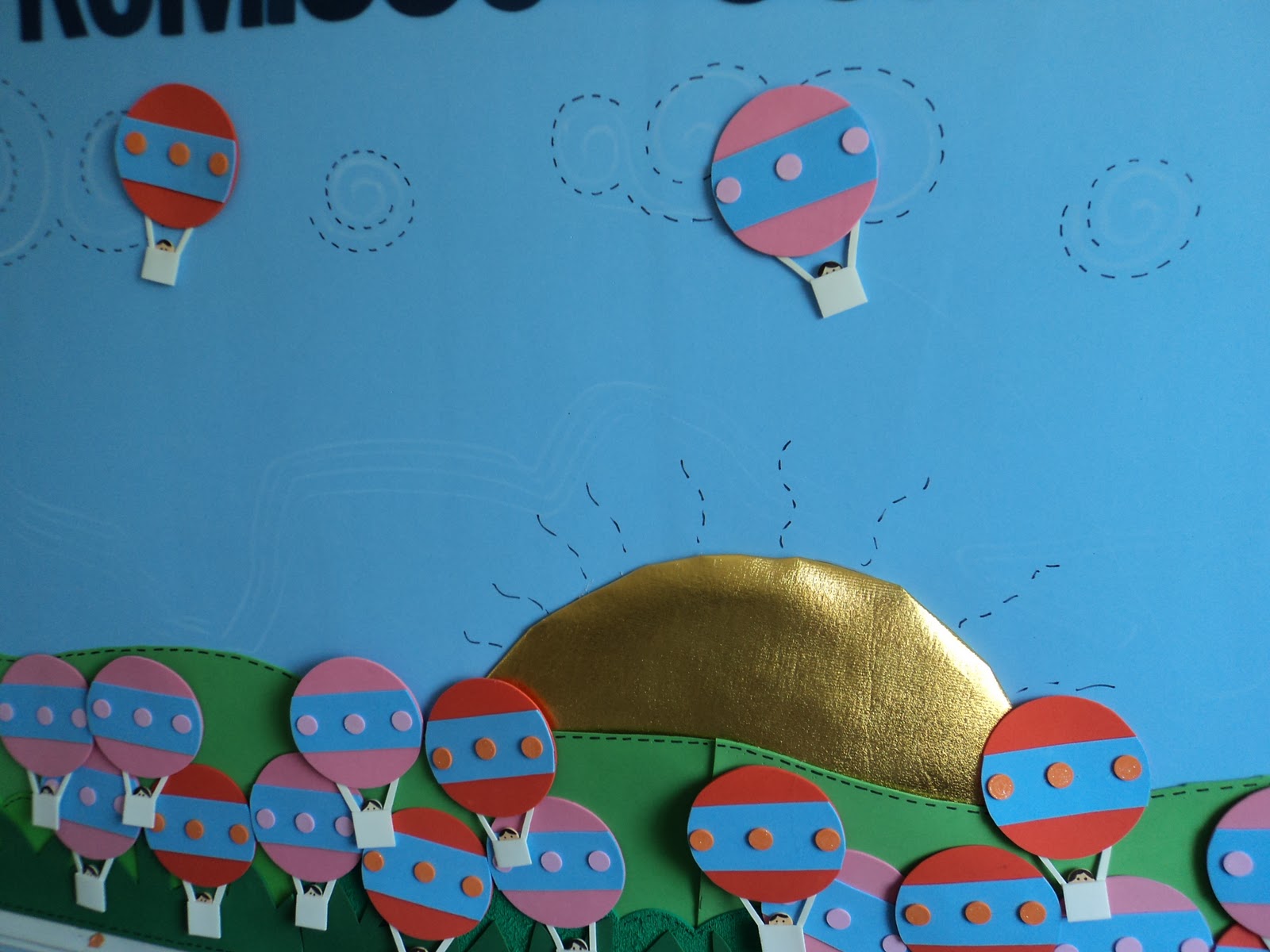 Mundo Colorido: Mural - Balão de eva