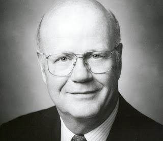 Paradigm InfoStream: BUSINESS - Forrest Mars Jr., Co-owner of Mars Inc ...