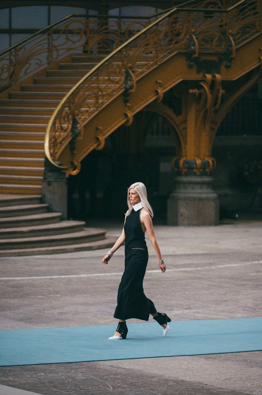 Chanel Resort 2020 : Runway At Grand Palais In Paris | Cool Chic Style ...