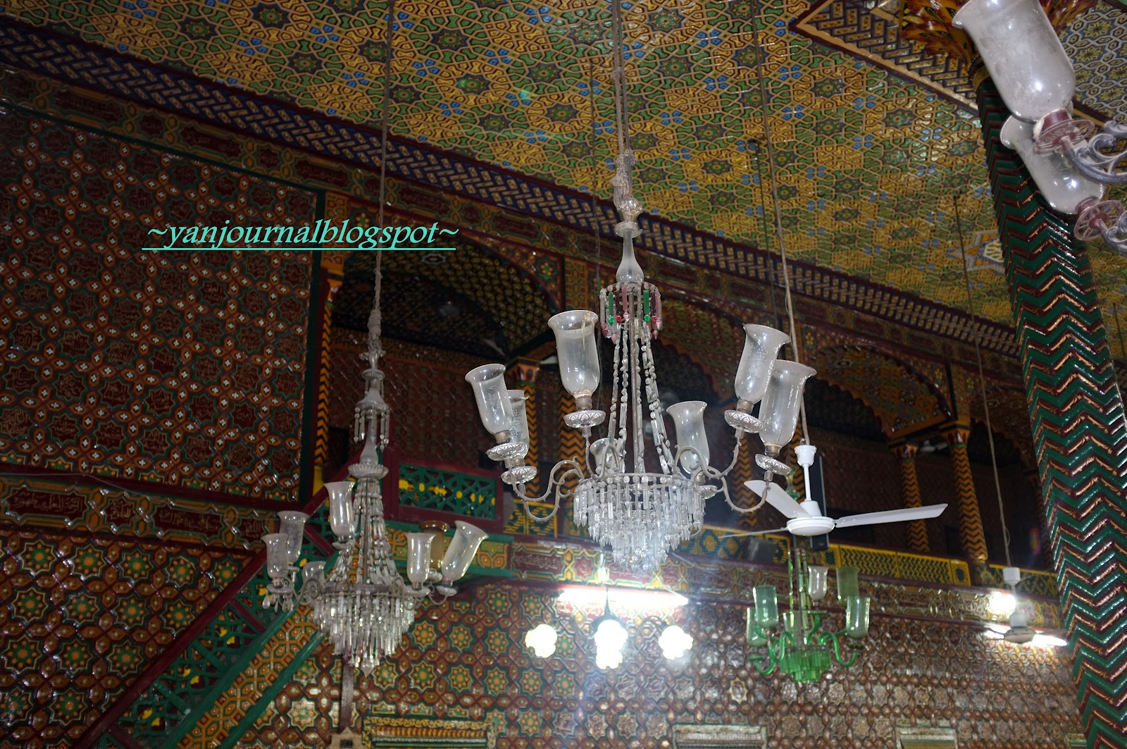 Yan's Family, Frens, Travel, And Food Journal: Shah E Hamdan Mosque in ...