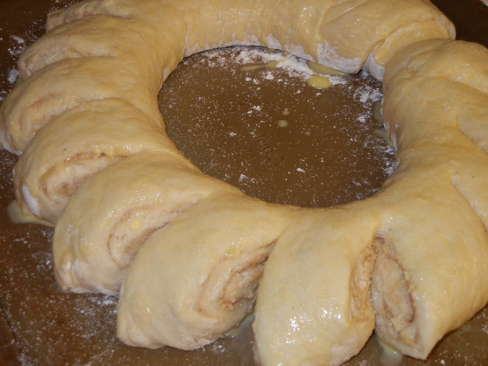 The Nummy Little Blog: Swedish T-Ring Bread