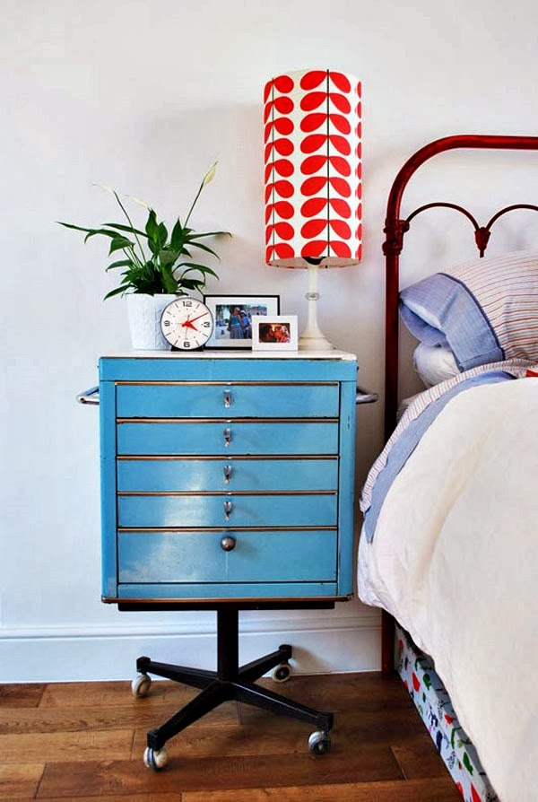 The Domestic Curator: CREATIVE NIGHTSTANDS