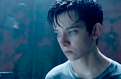 #StayPeculiar Conoce a los niños peculiares de Miss Peregrine [Libro vs ...