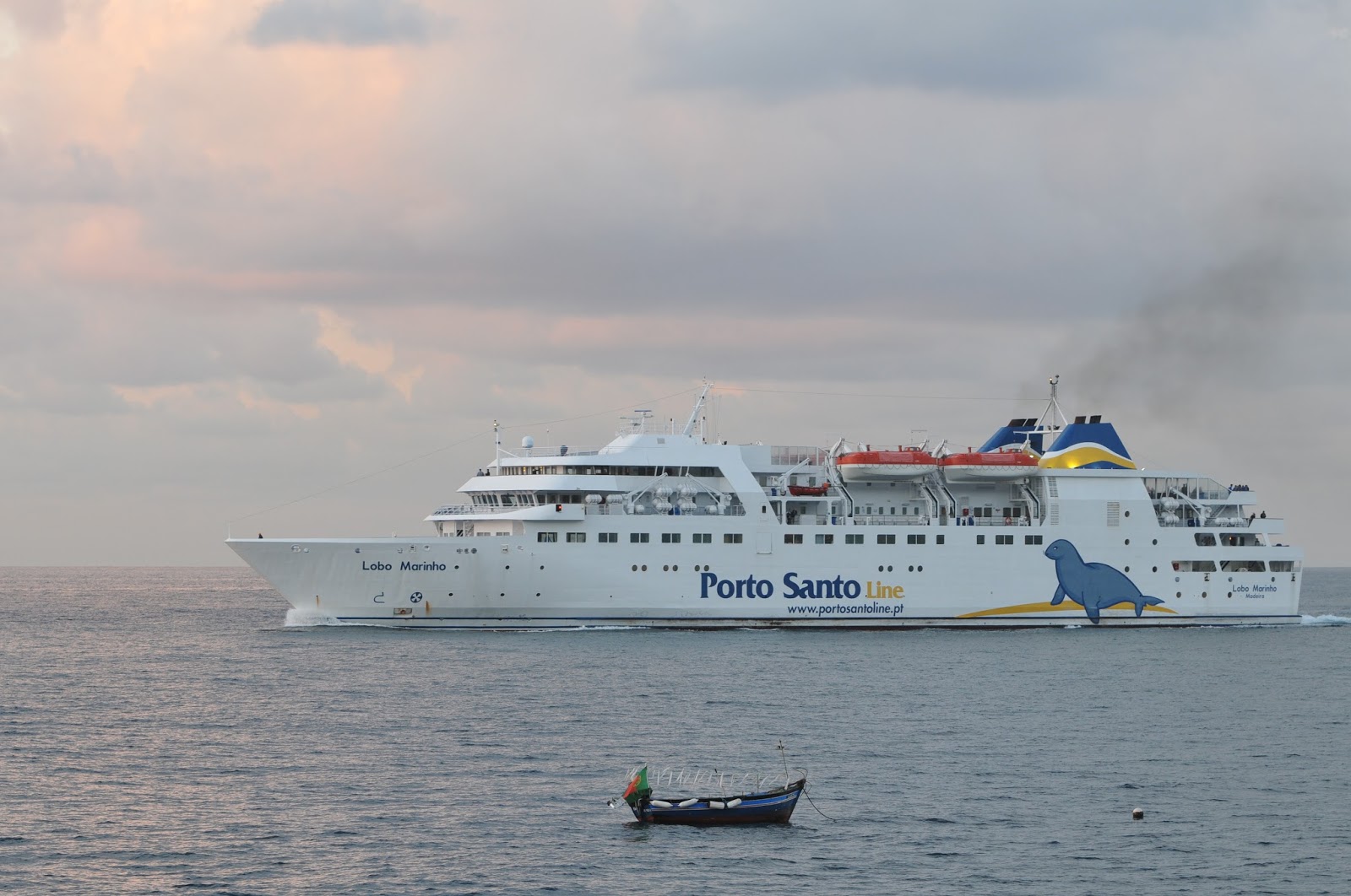 SHIPS & THE SEA - BLOGUE dos NAVIOS e do MAR: LOBO MARINHO underway