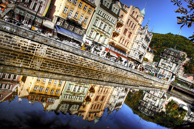 48. Download gratuit ghid turistic cu Praga - Enciclopedia calatorului ...