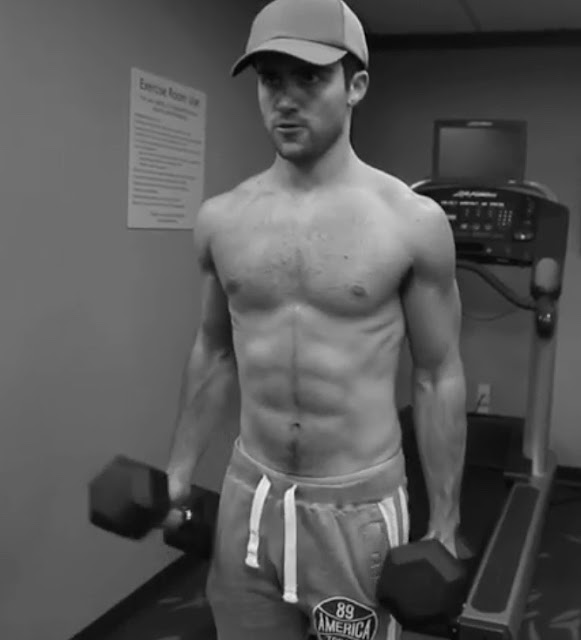 Alexis_Superfan's Shirtless Male Celebs: Max Ehrich shirtless instagram ...