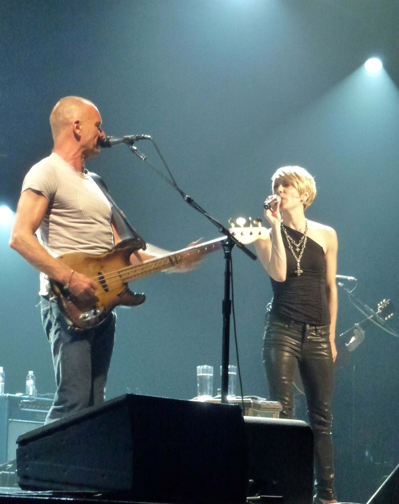 TODO SOBRE STING (by JKasker): JO LAWRY, EL ÁNGEL RUBIO DE ADELAIDA