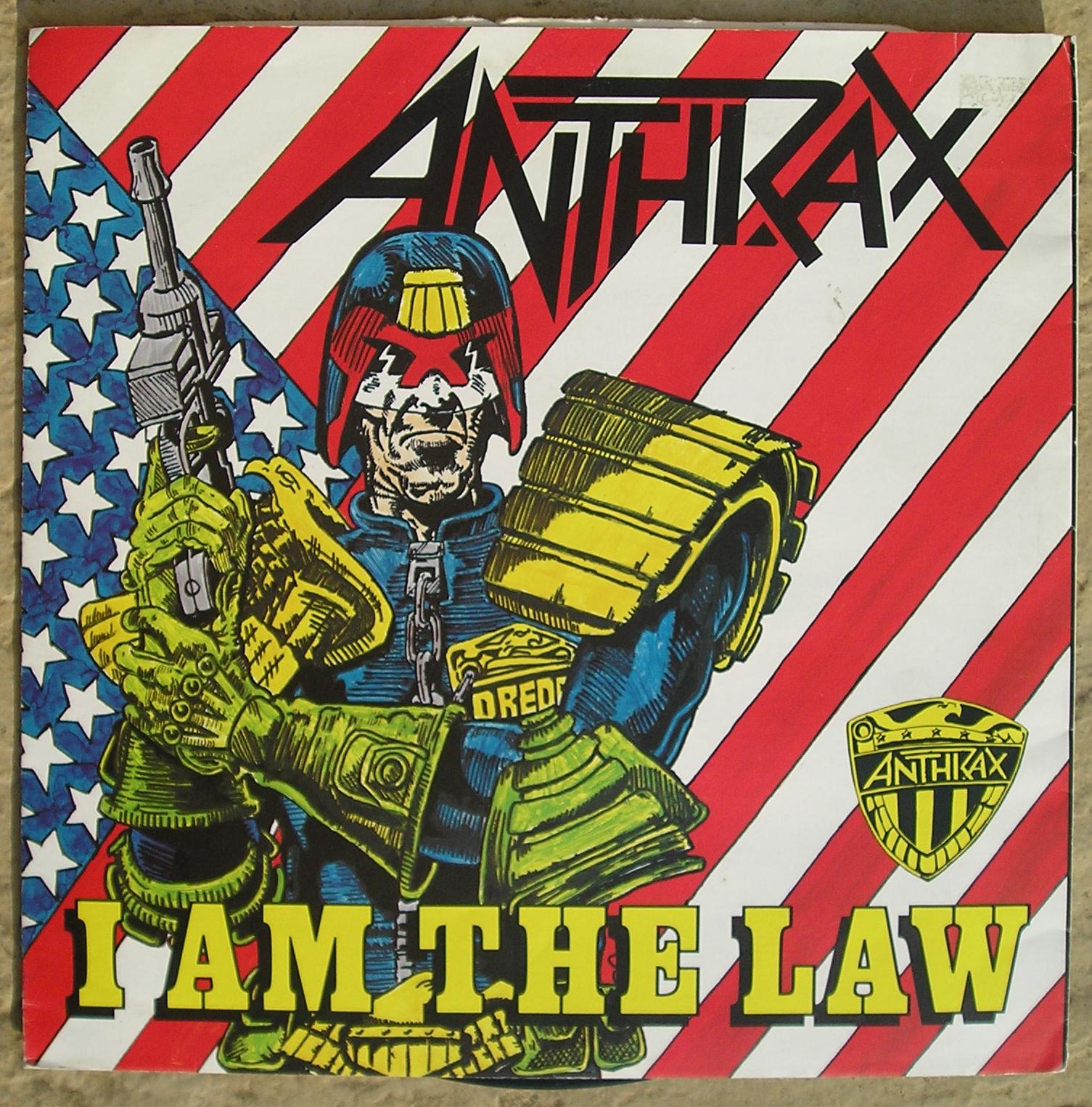 El lector impaciente...: A Anthrax y The Cure les gusta Juez Dredd.