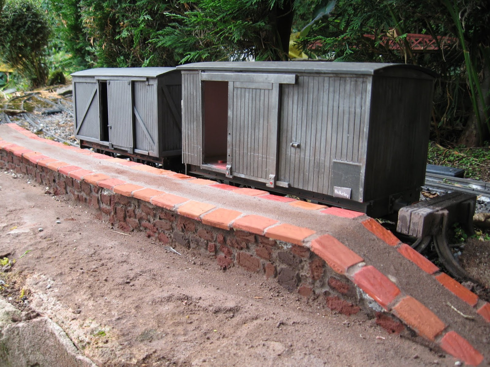 Peckforton Light Railway: How I cast a loading bank in concrete