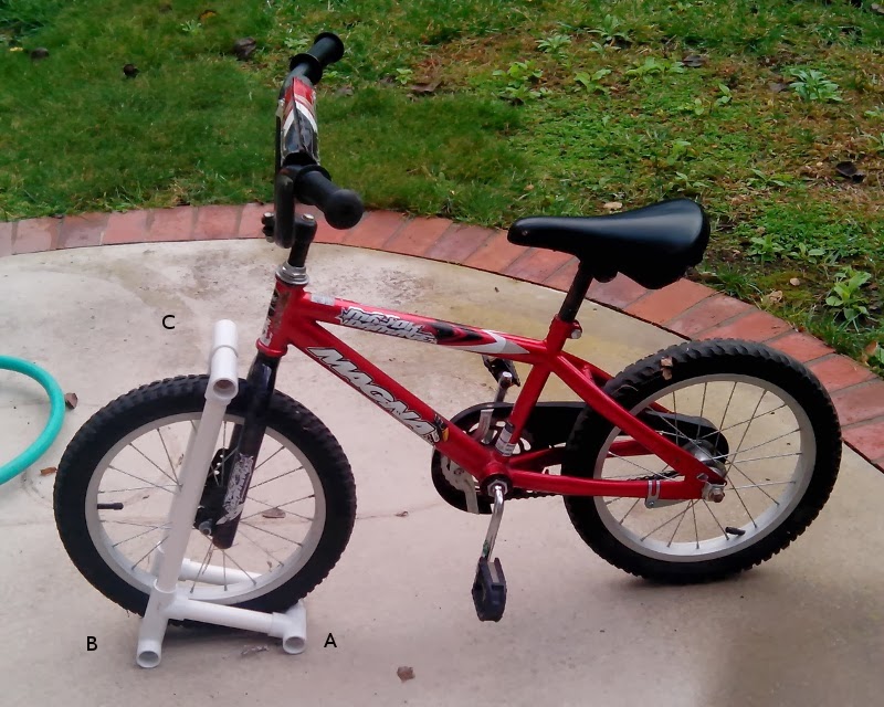 The Green Engineer: Self-balancing bike stand / rack