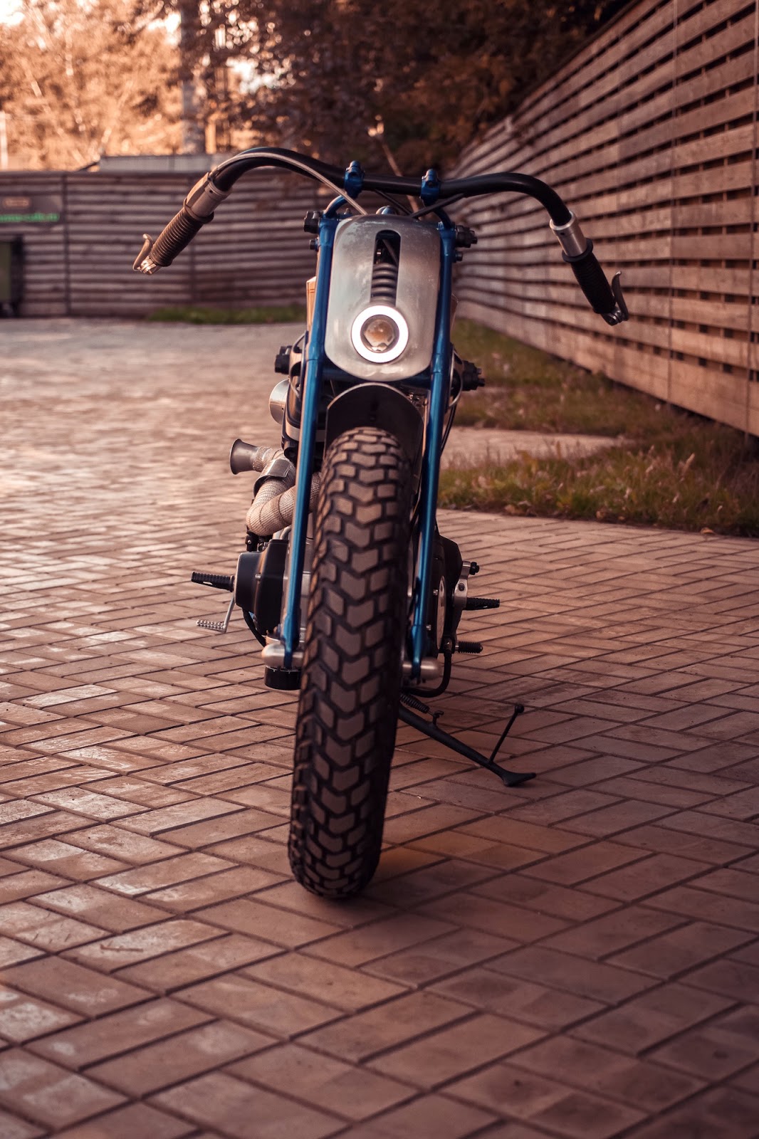 Ivan's Blast - Inazuma café racer