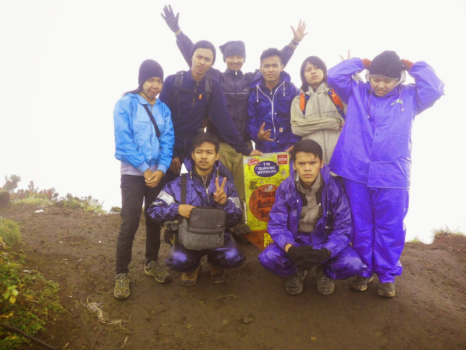 Gunung Merbabu : Menyapa Puncak Kenteng Songo - Dear Widha