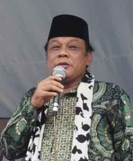 Kisah Singkat Perjalanan Hidup KH Zainuddin MZ