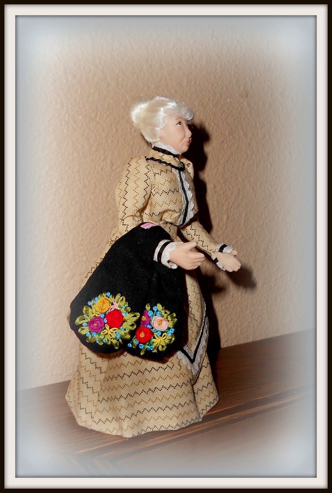 Natalia's Fine Needlework: Tutorial. Victorian Embroidered Travel Bag