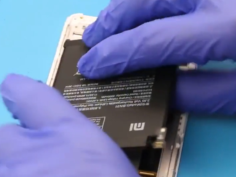 Cara Membuka Casing Belakang dan Mengganti Baterai Xiaomi Redmi NOTE 5A ...