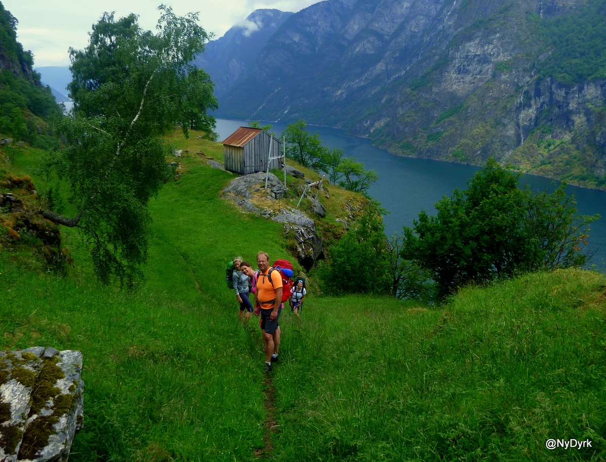 Fam. NyDyrk: Tur til Stigen i Aurland