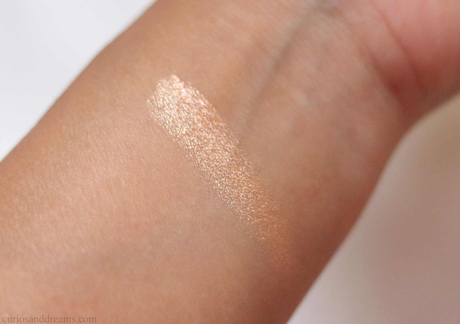 Maybelline Master Chrome Highlighter in Molten Gold - Curios and Dreams ...