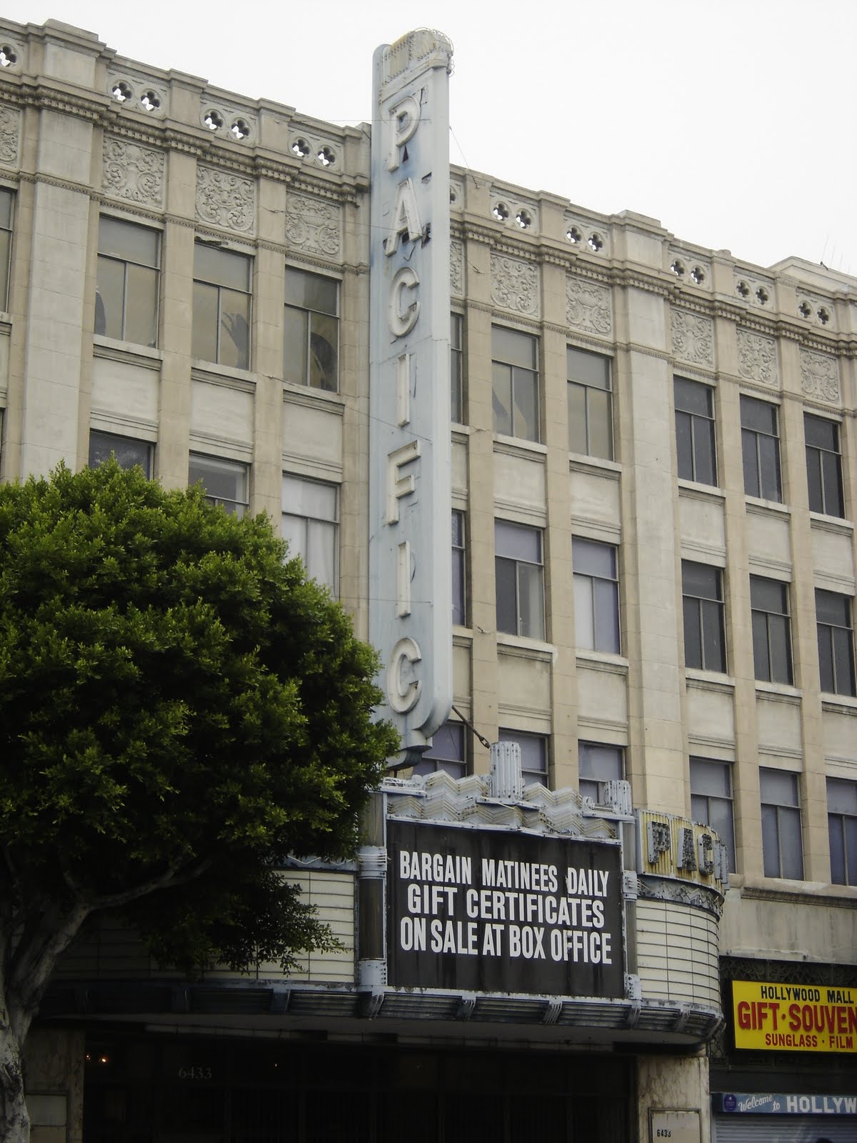 Places To Go, Buildings To See: Pacific Theater - Hollywood, California