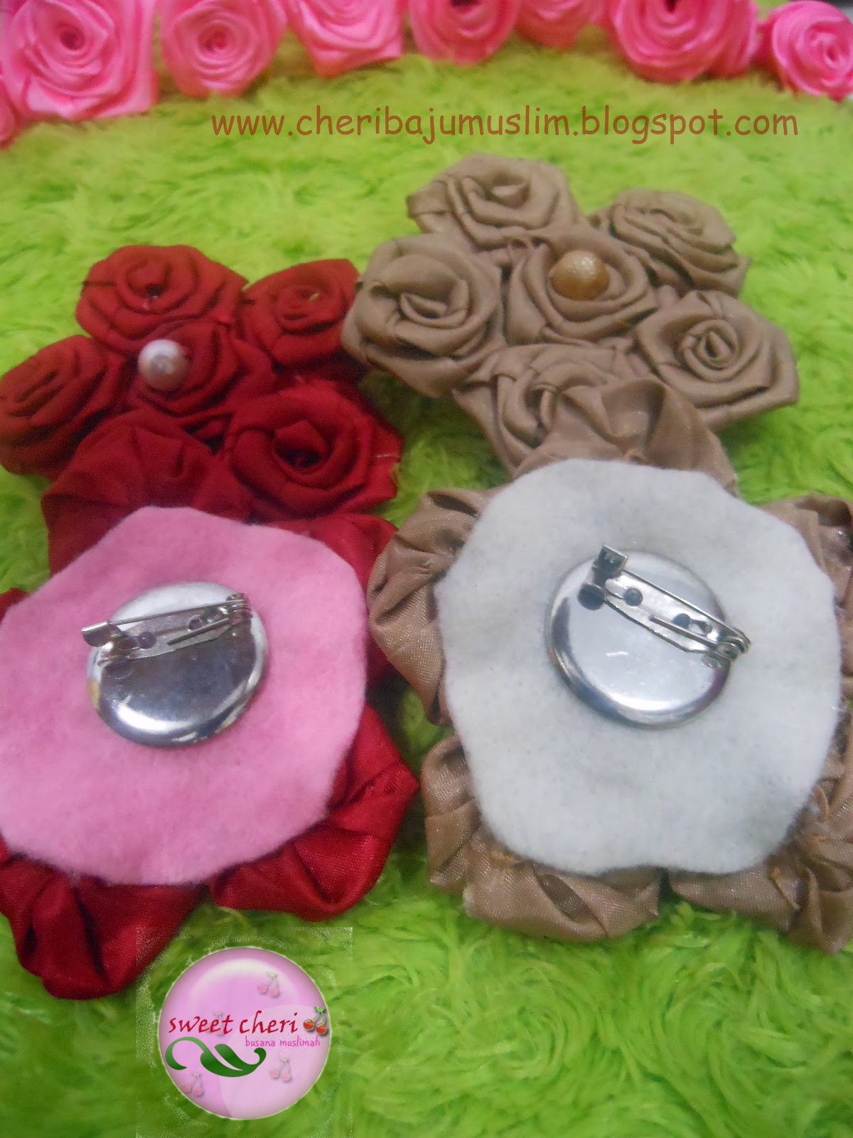 cheri baju muslim: Bros Bunga Mawar (Roses Brooch)