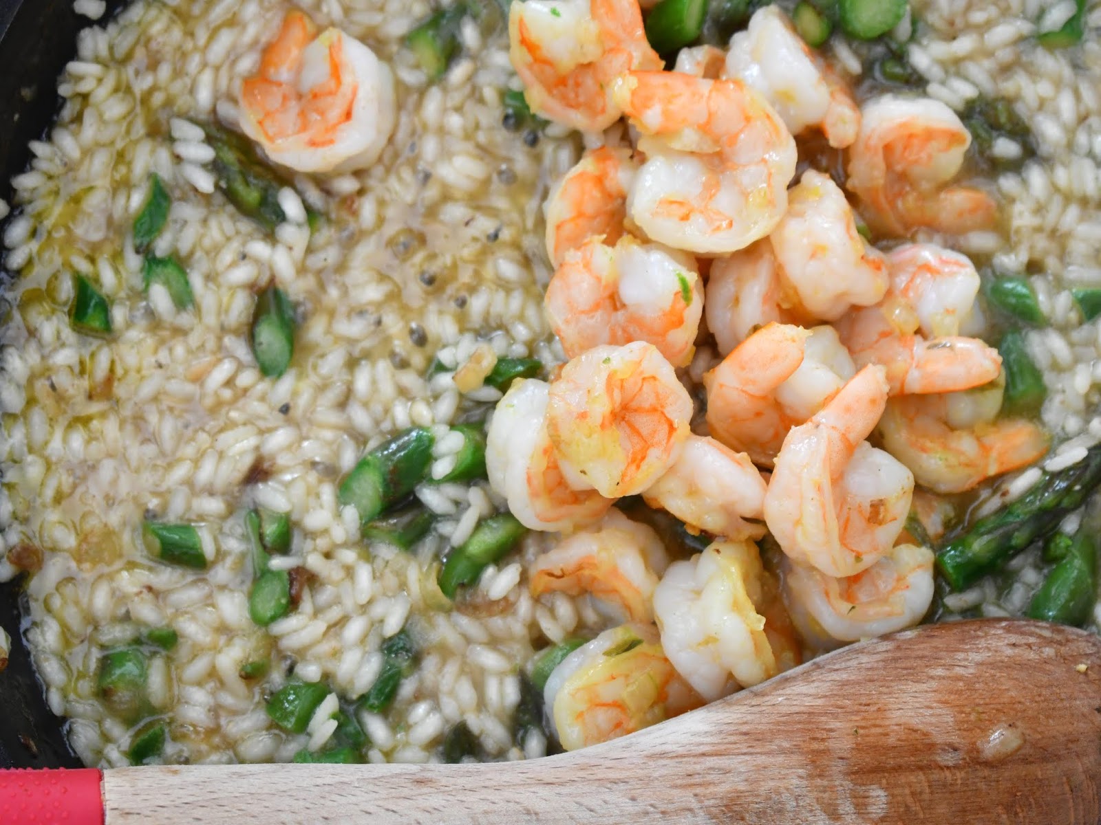 Cooking with Manuela: How to Make Risotto with Shrimps and Asparagus