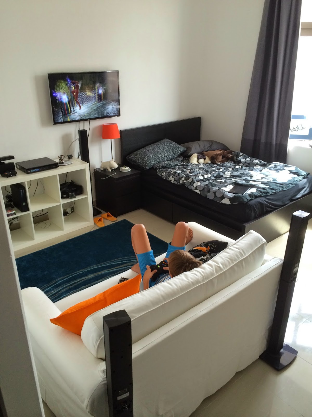 Life in Abu Dhabi: Lucas' room
