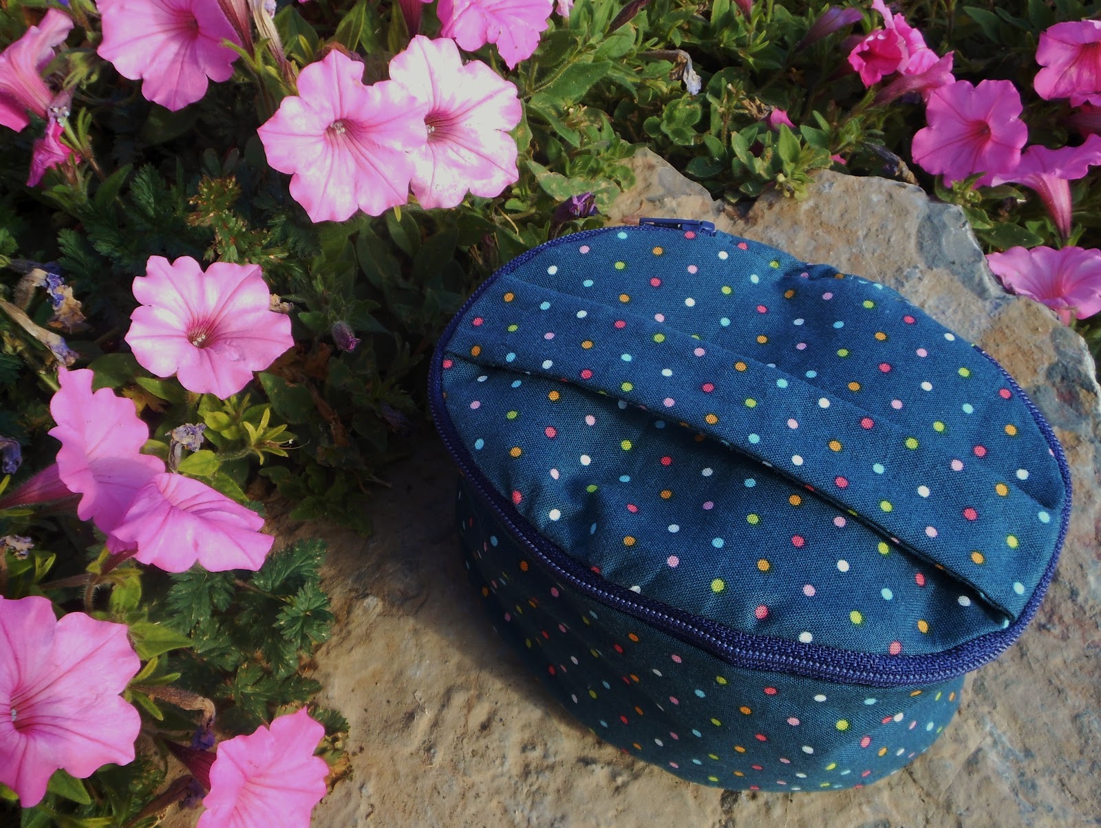 Creative Chicks: Oval Box Bag