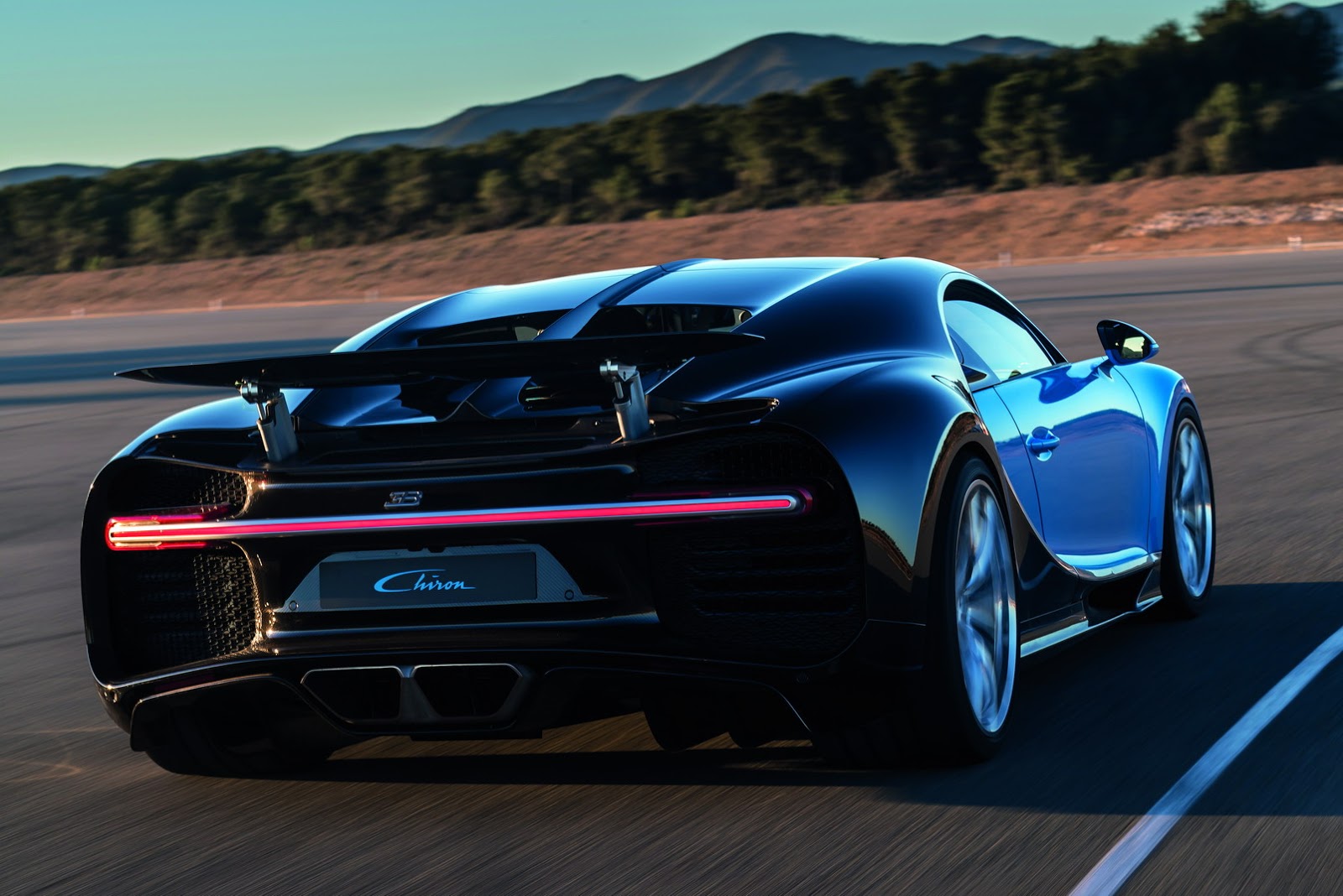 Bugatti Chiron Is Official: 1,500 Horsepower, 260 MPH, $2.6 Million [95 ...