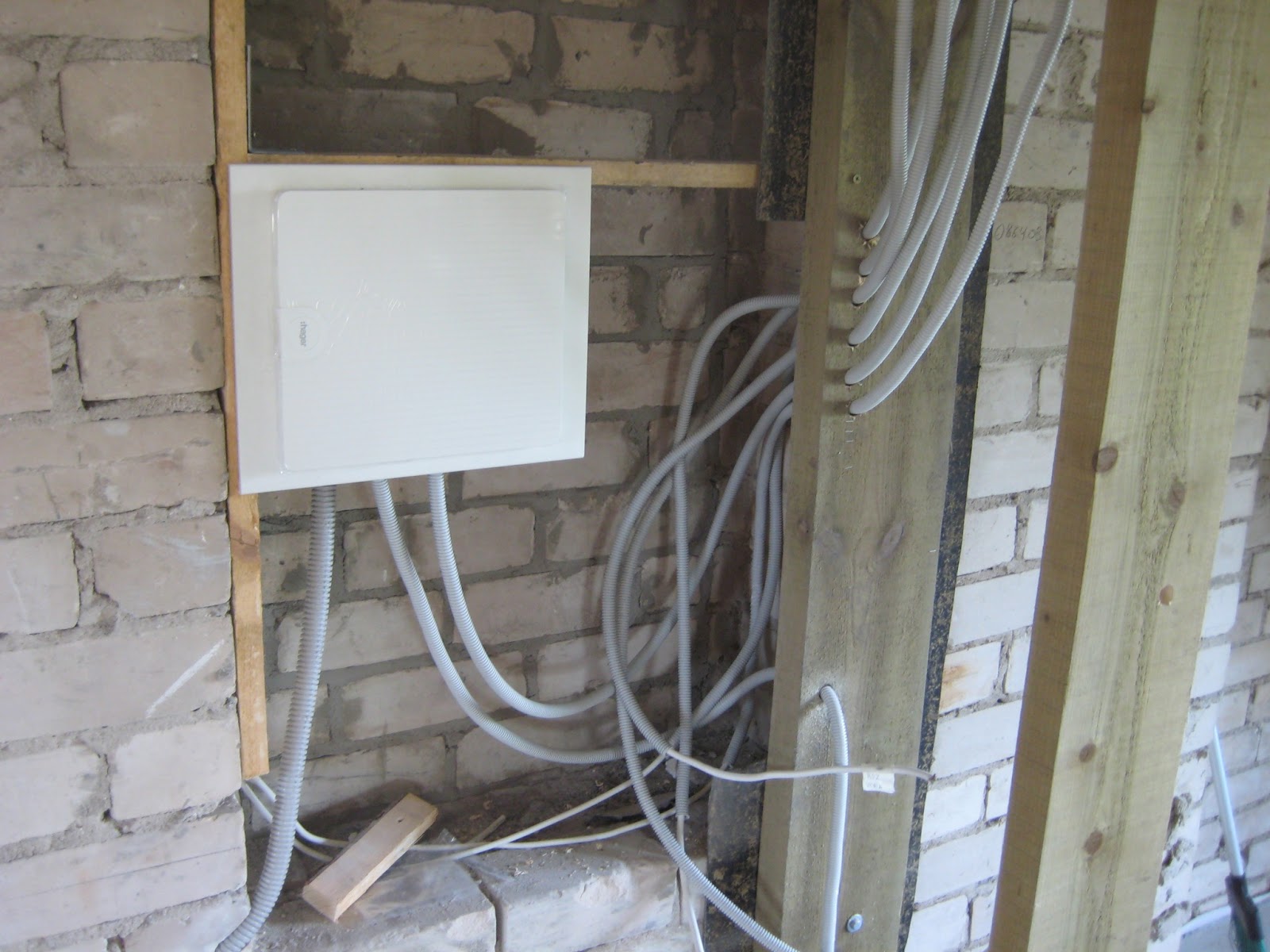 Namo rekonstrukcija kitu kampu: Elektra