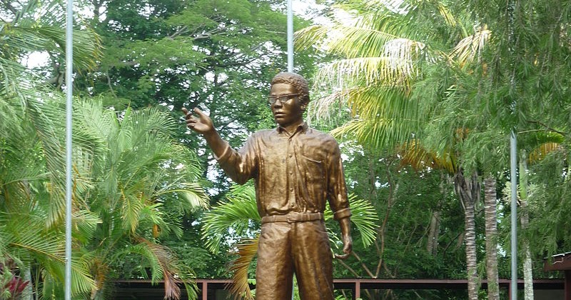 Galeano.Recorremos tus palabras andantes.: " Rugama."