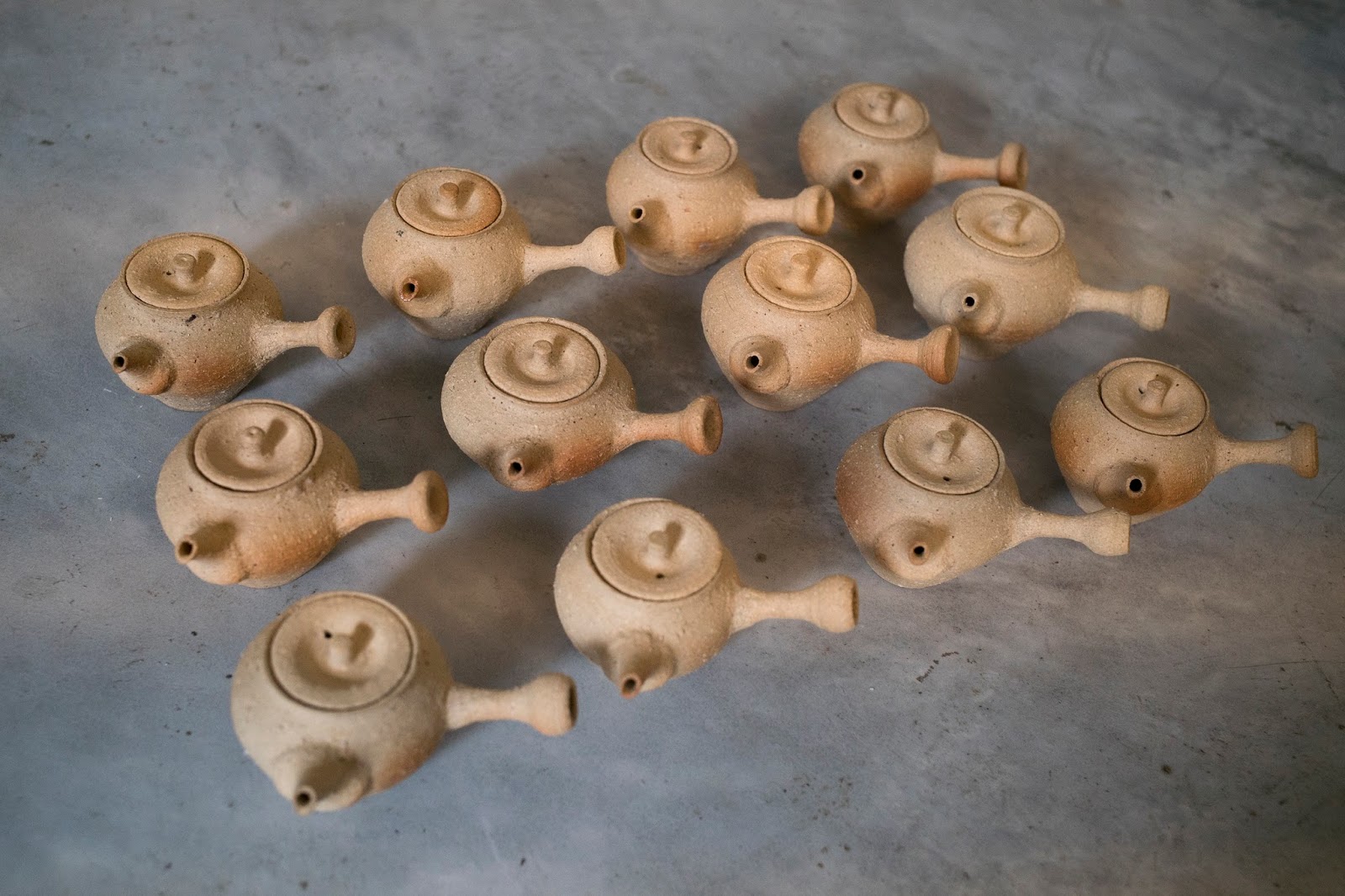 travelling teapot: Qi Pottery