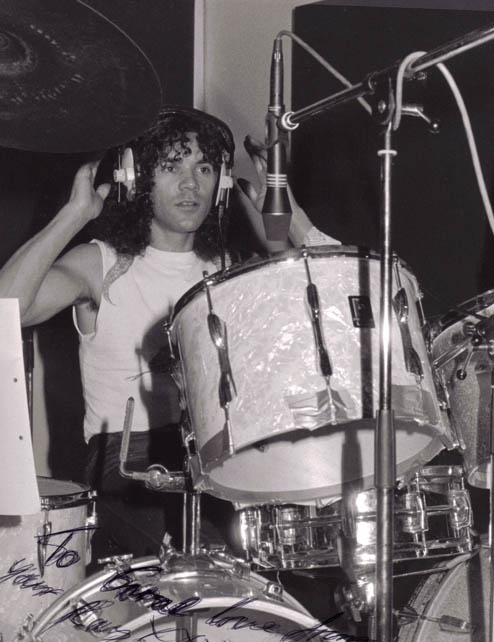 Zona Rock Dan Metal : RAY PHILLIPS