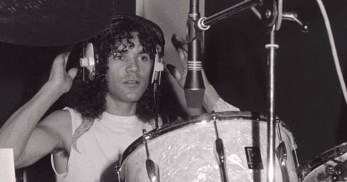 Zona Rock Dan Metal : RAY PHILLIPS