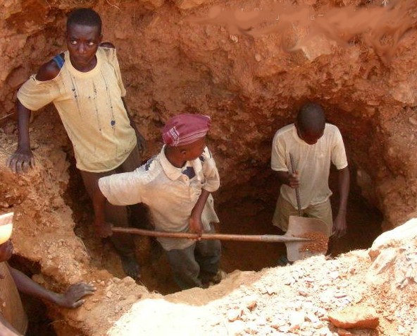 Suburban spaceman: Coltan extraction in war torn Congo: Columbite ...