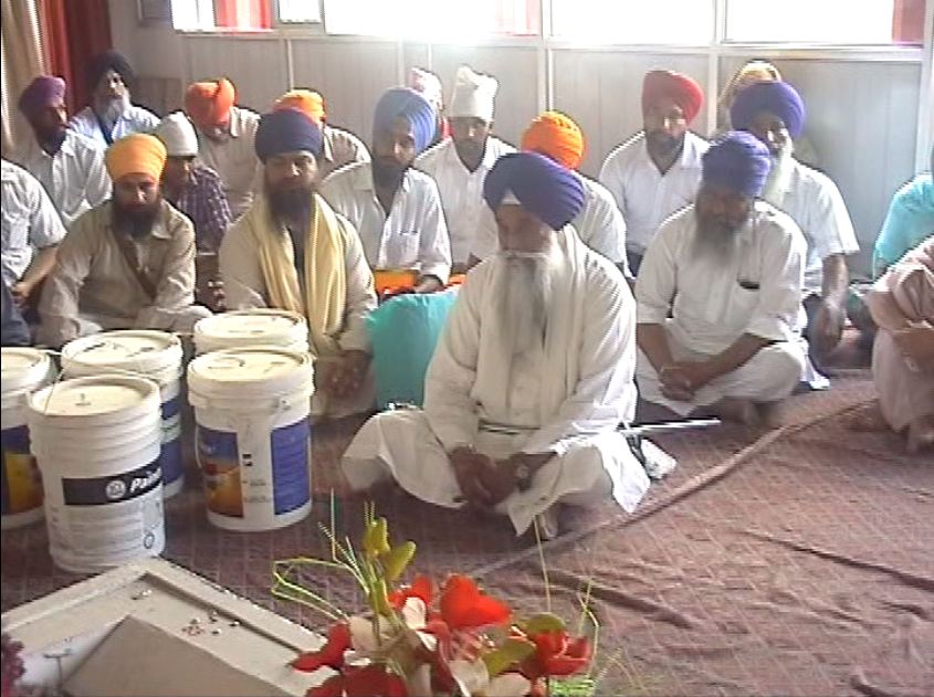 Sewa Sangat KarSewa: Start of Paint Sewa at Baba Atal Rai Ji